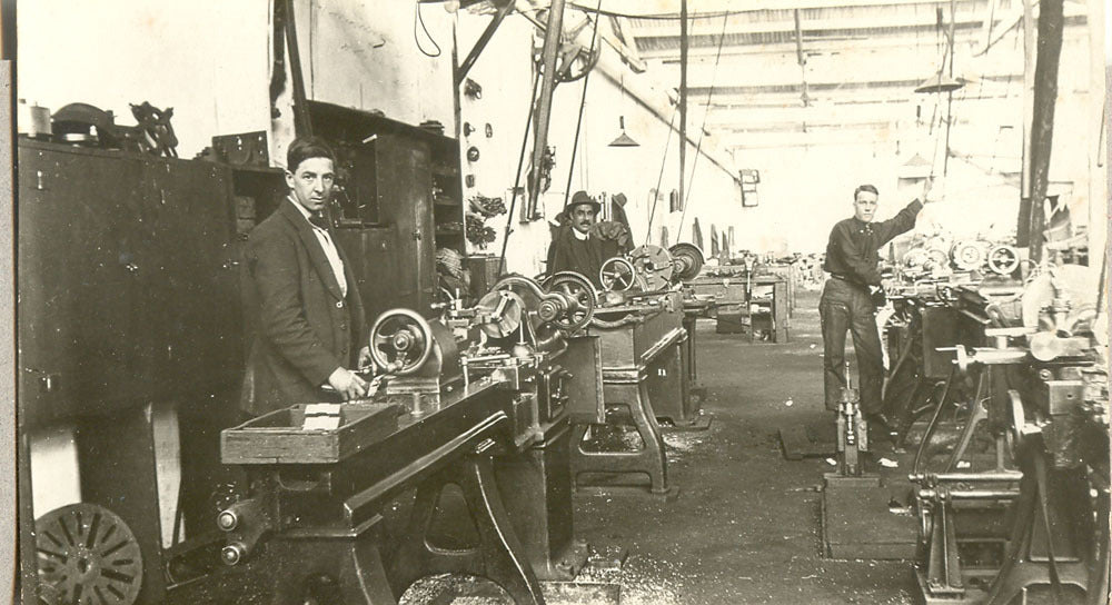 Tarant Motors Postcard 05 0144-1897 – Fordimages